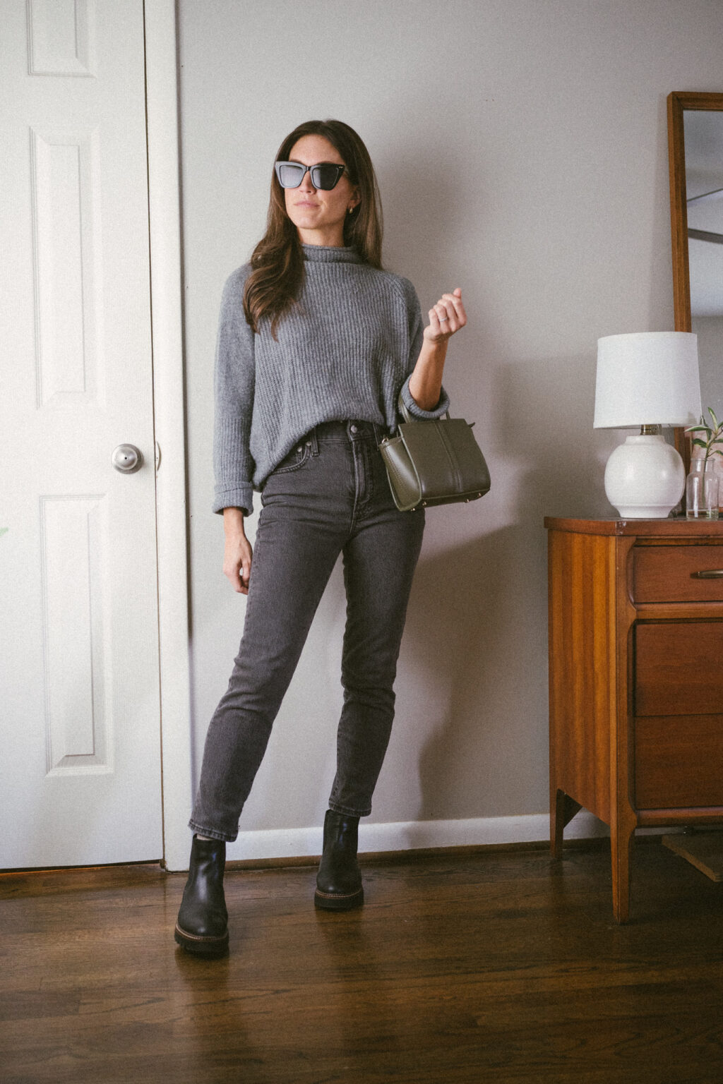 Six Minimalist Fall Outfit Ideas - Stitch & Salt
