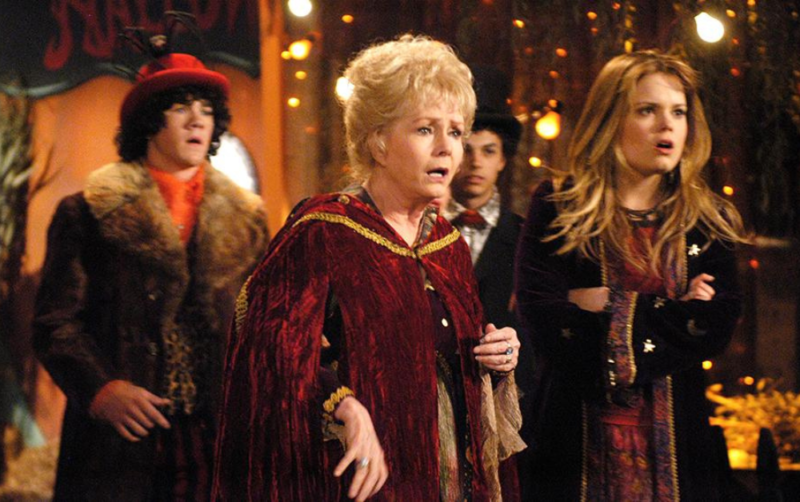 Ten Cozy Fall Movies To Watch Right Now - Stitch & Salt